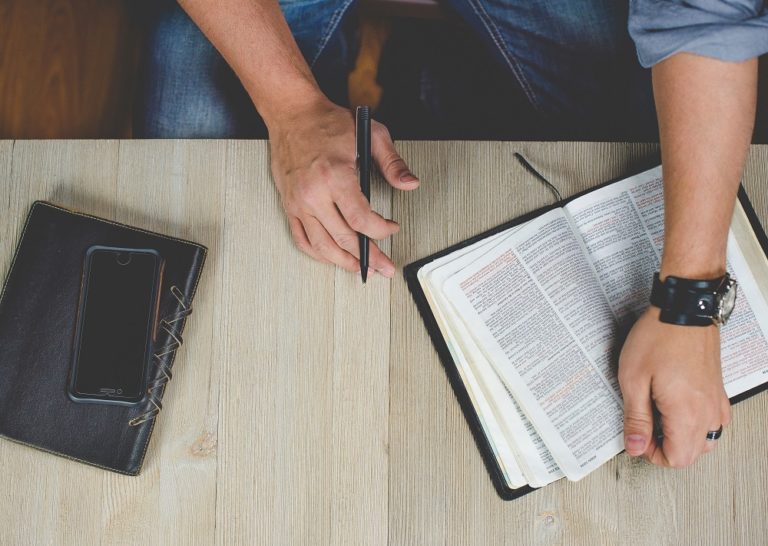 how-to-prepare-a-sermon - My Church Assistant